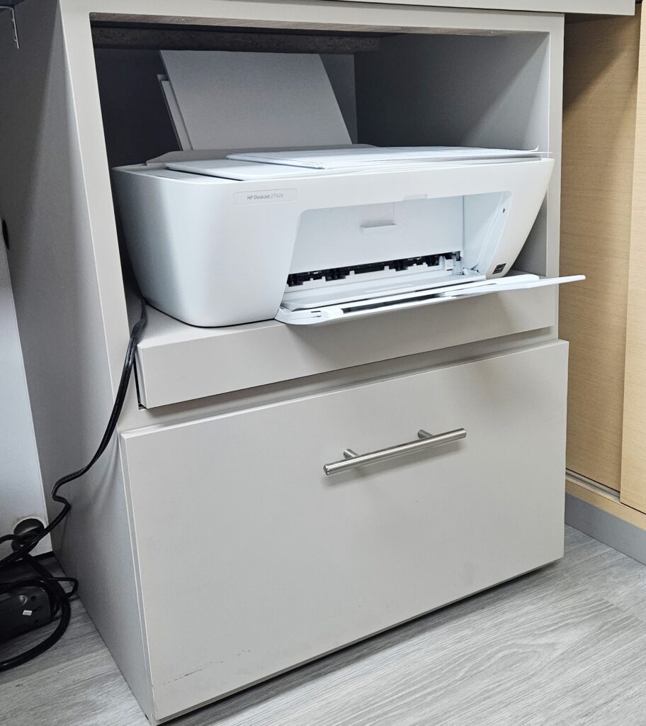 Amethyst Modern Desk - Maram Design Office