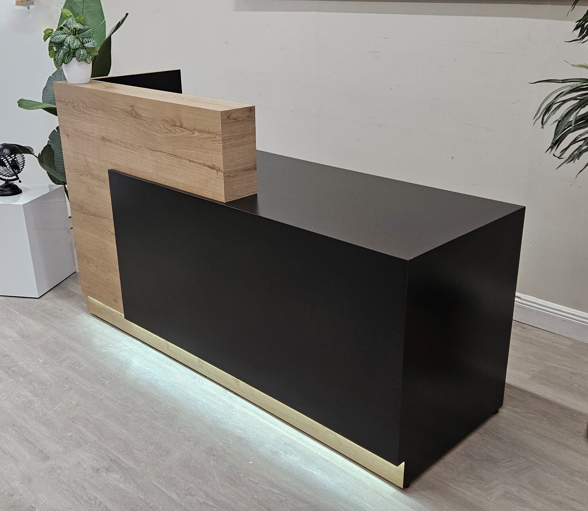 Jade Plus Reception Desk (Planked Urban & Matte Black) - Maram Design ...